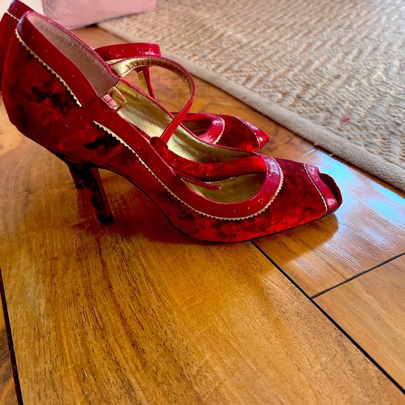 Martinez Valero | Shoes | Beautiful Rich Red Velvet With Gold Trim ...